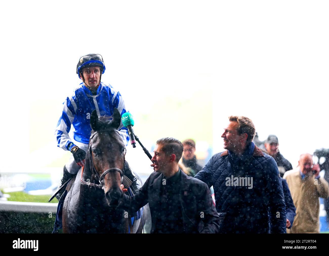 Big rock ascot hi-res stock photography and images - Alamy