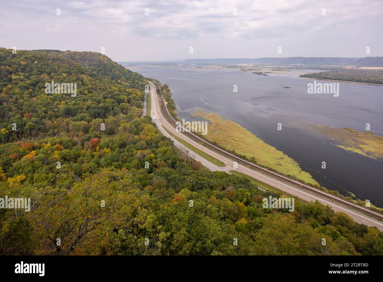 Mississippi River Scenic Autumn Landscape Stock Photo - Alamy