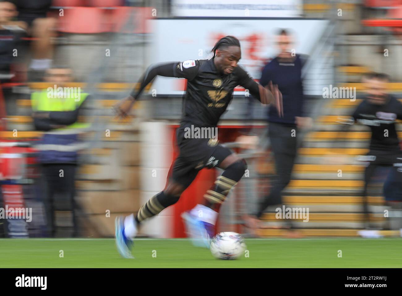 Devante Cole #44 of Barnsley breaks with the ball during the Sky Bet ...