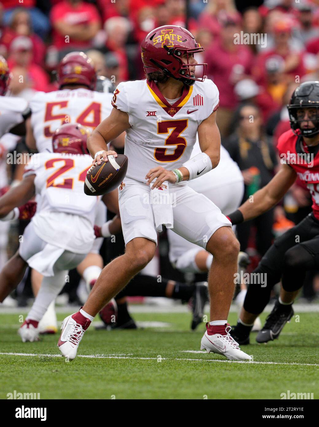 Iowa State quarterback Rocco Becht (3) looks to throw during an NCAA ...