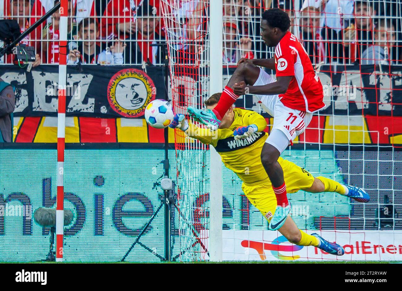 Berlin, Germany. 21st Oct, 2023. Soccer: Bundesliga, 1. FC Union Berlin ...