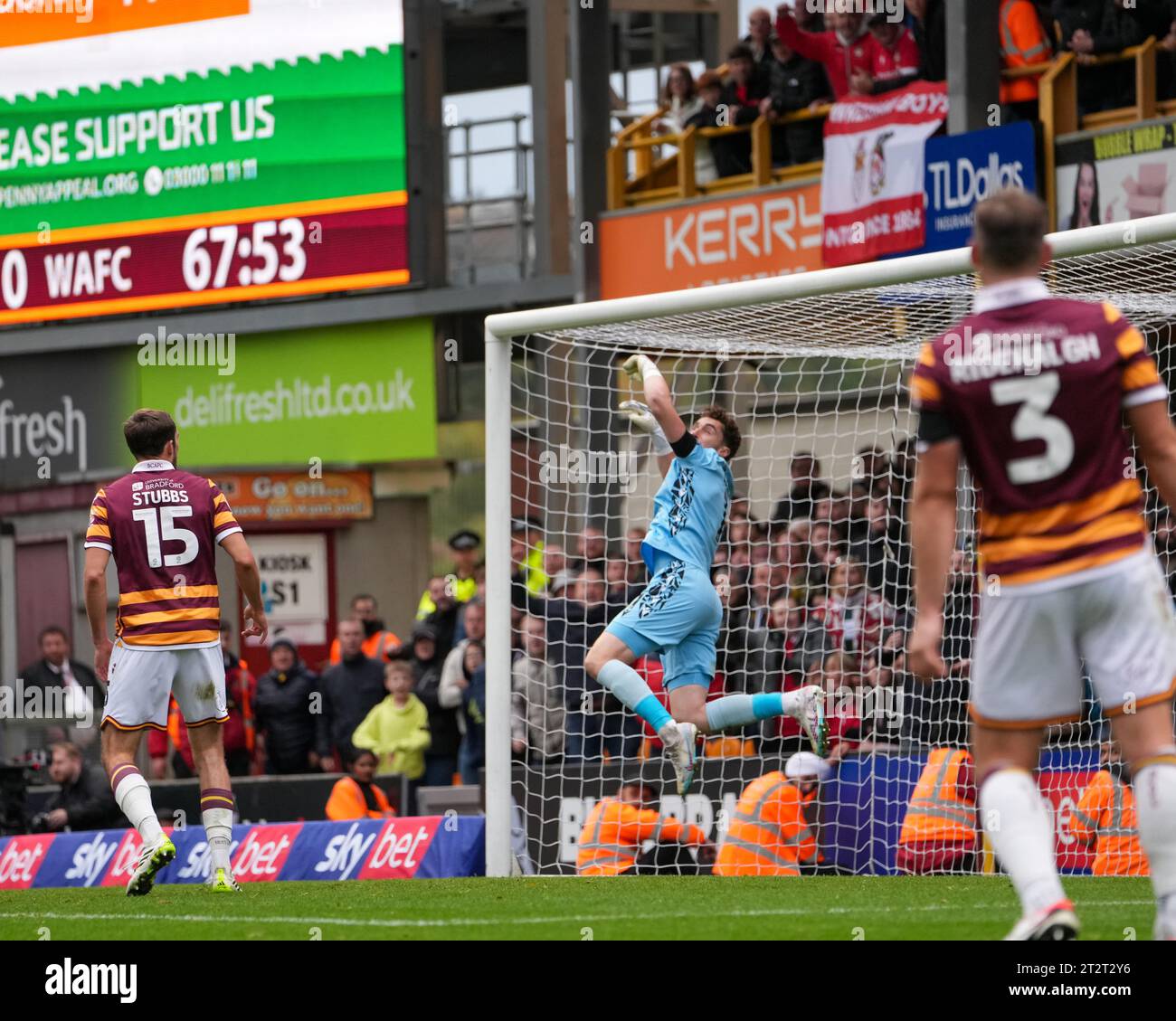 Paul mullin goal hi-res stock photography and images - Alamy