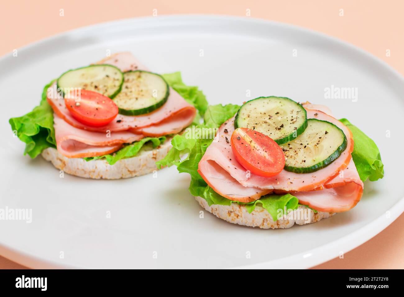 Light Breakfast. Quick and Healthy Sandwiches. Rice Cakes with Ham ...