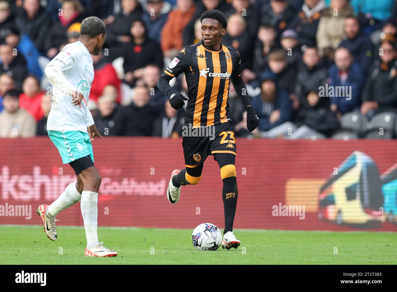Jaden Philogene of Hull City looks for options during the Sky Bet ...