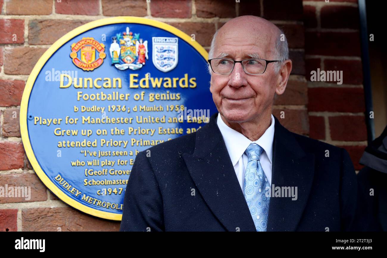 File photo dated 01-10-2016 of Sir Bobby Charlton unveils a tribute to ...