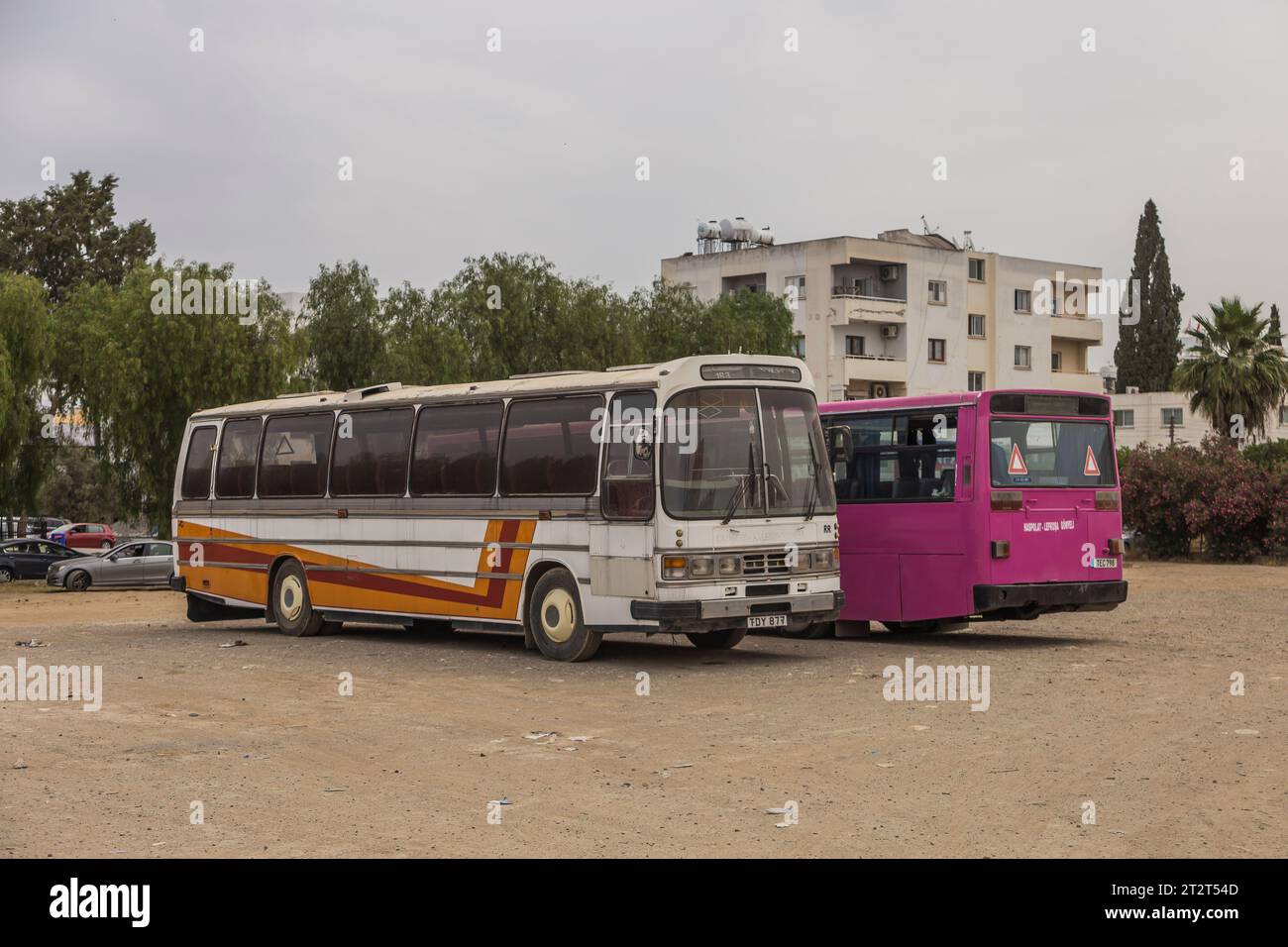 Old ford bus hi-res stock photography and images - Alamy