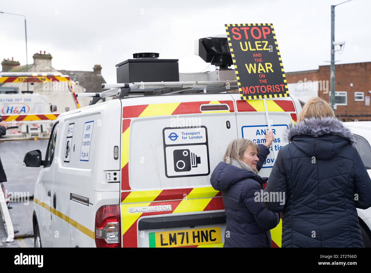 Ulez protestors hi-res stock photography and images - Alamy