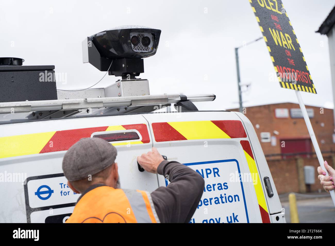 Stop the ulez hi-res stock photography and images - Alamy