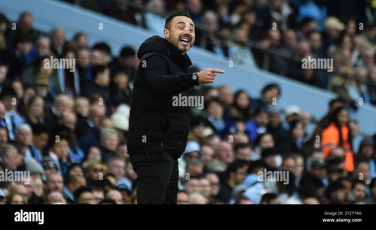 Brighton's head coach Roberto De Zerbi reacts during the English ...
