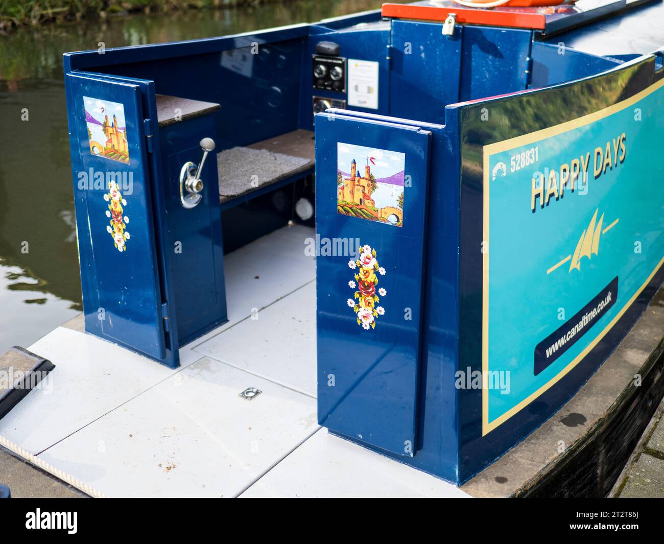 Happy Days Narrow Boat, Kennet and Avon Canal, Newbury, Berkshire ...