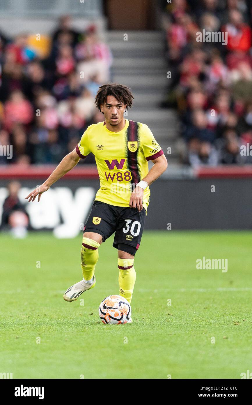 London, UK. 21 October 2023.Luca Koleosho of Burnley in action during ...