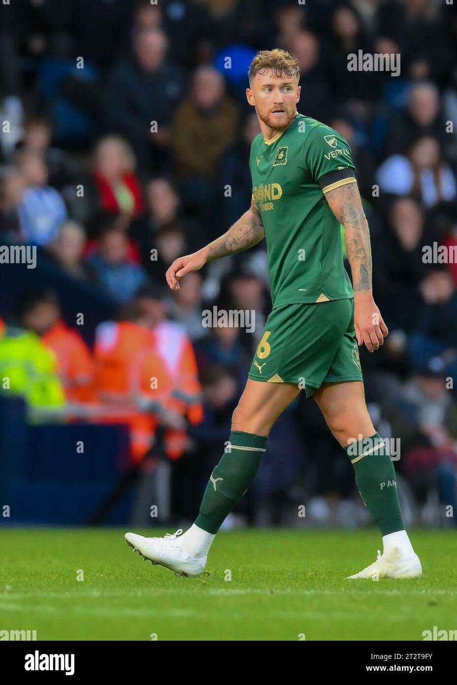 Dan Scarr #6 of Plymouth Argyle during the Sky Bet Championship match ...
