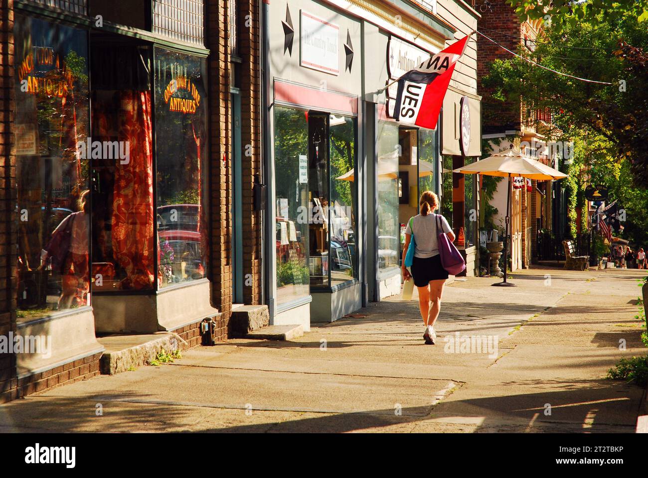 Charming antique stores hi-res stock photography and images - Alamy