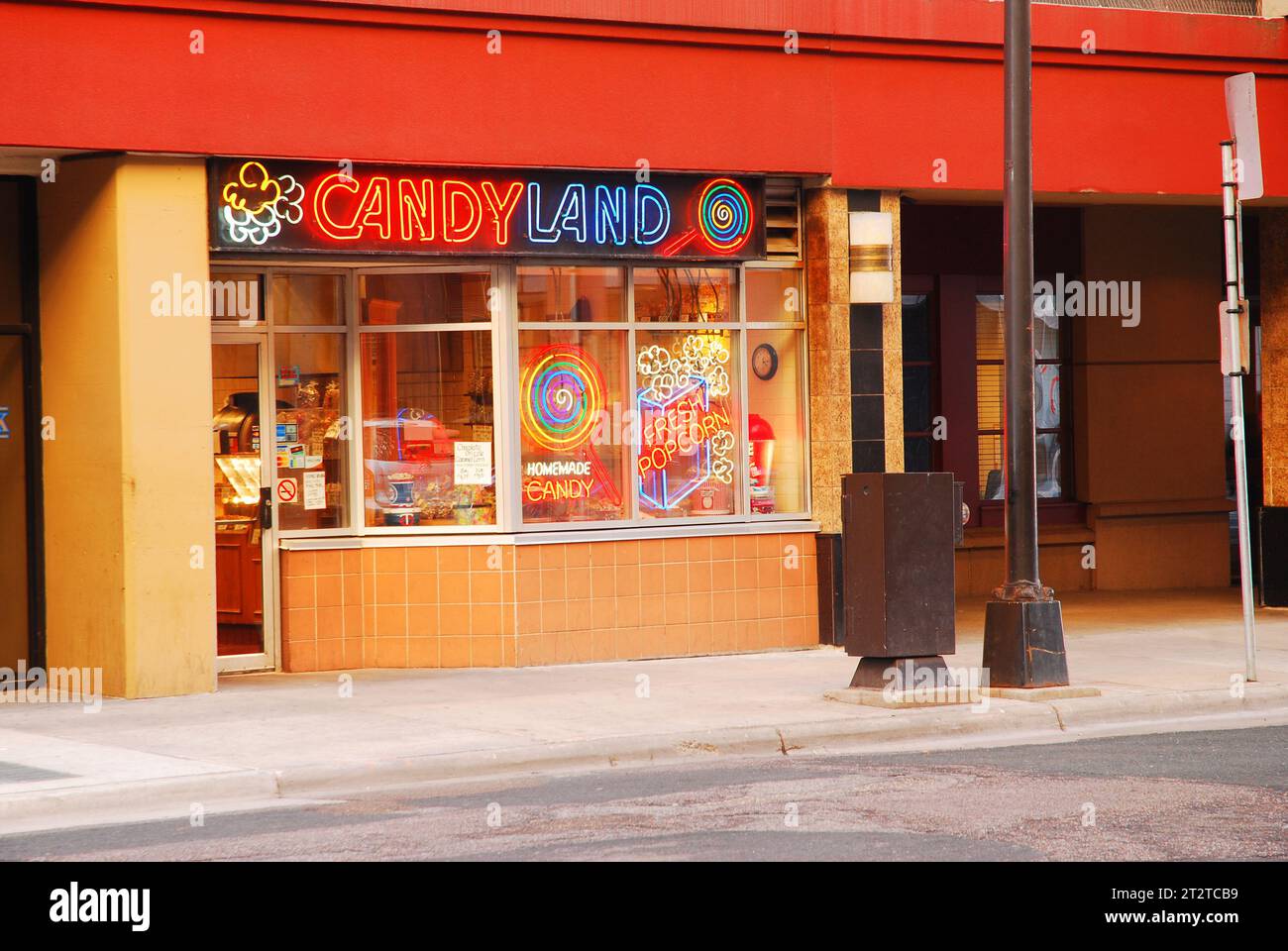 A candy store in Minneapolis lures in customers with colorful neon ...