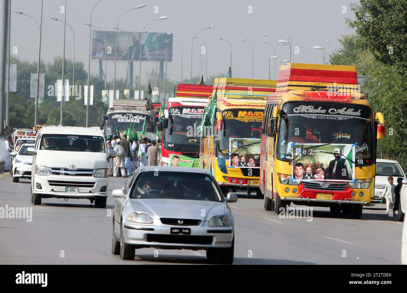 Convoy of Muslim League (PML-N) leaving the city for Lahore to ...
