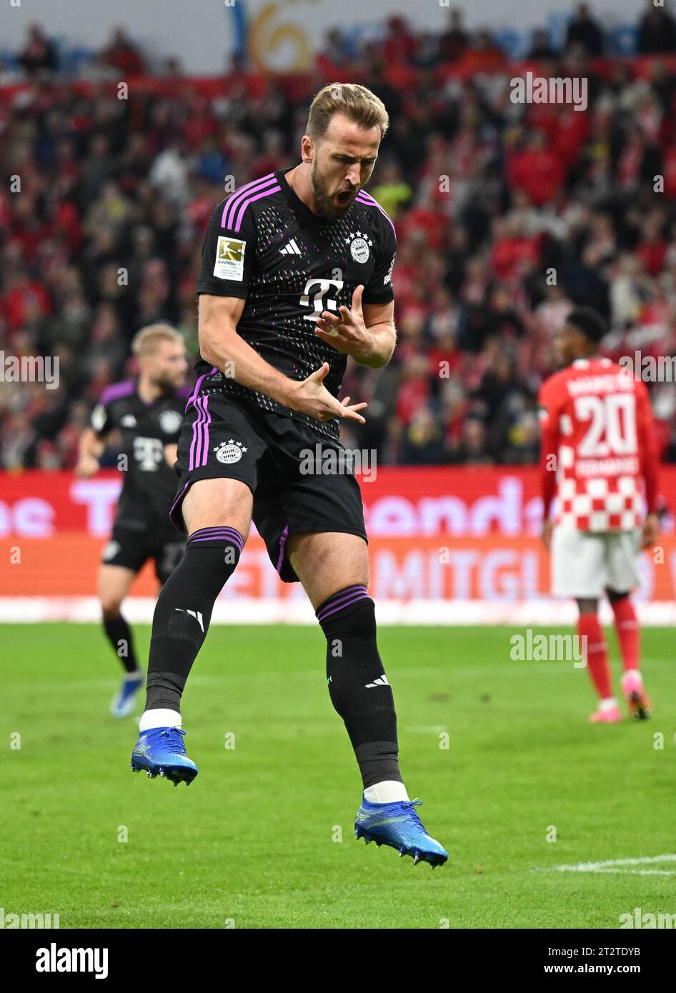 Mainz, Germany. 21st Oct, 2023. Soccer: Bundesliga, 1. FSV Mainz 05 ...