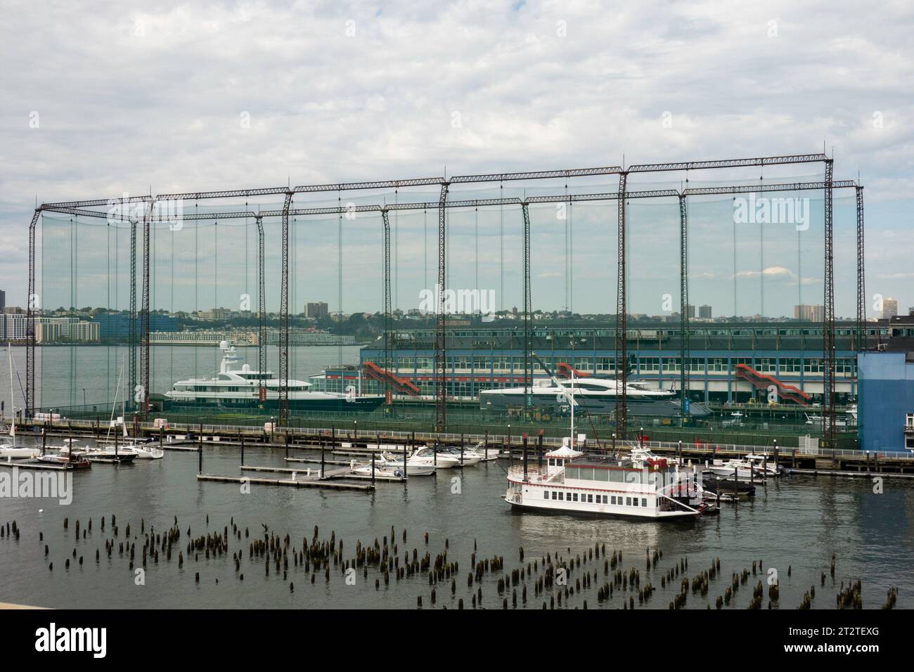 The Golf Club at Chelsea Piers Sports & Entertainment Complex as viewed ...