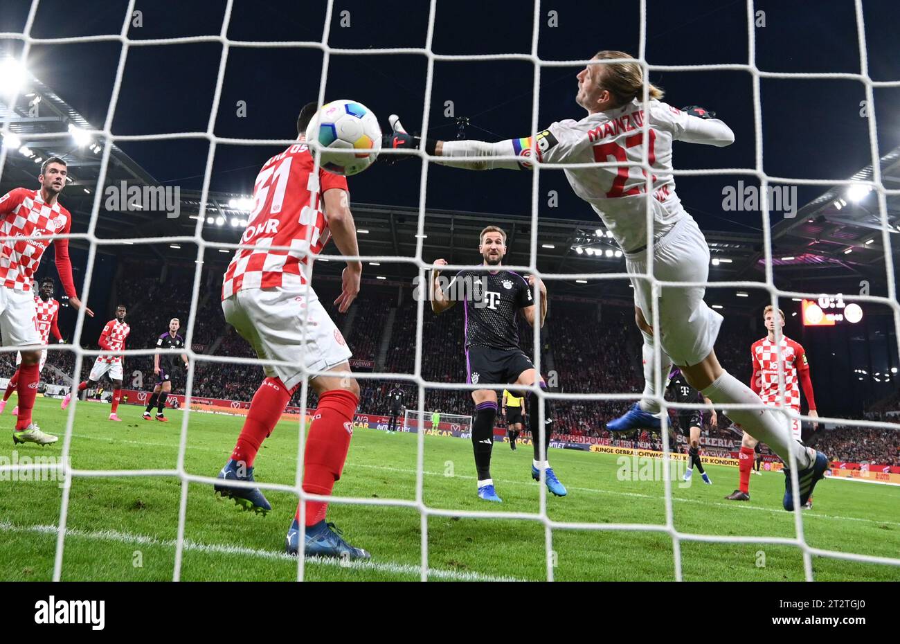 Mainz, Germany. 21st Oct, 2023. Soccer: Bundesliga, 1. FSV Mainz 05 ...