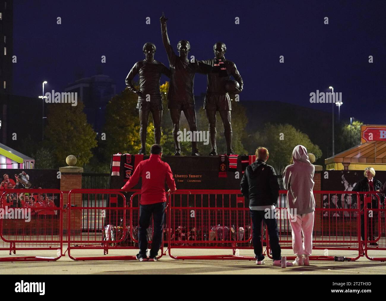 Tributes are laid in memory of Sir Bobby Charlton by The United Trinity ...