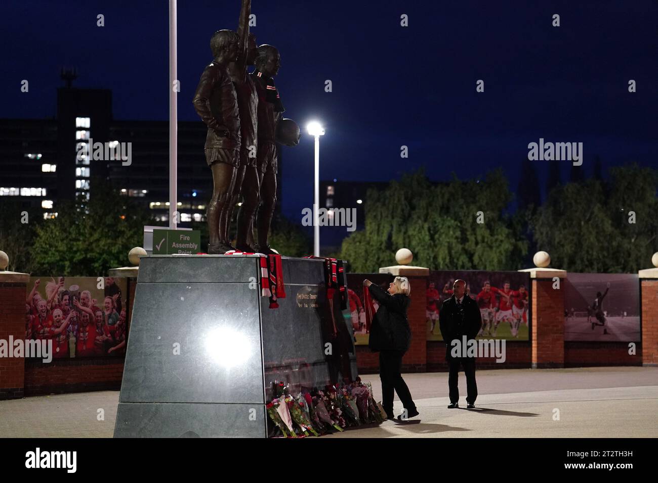Tributes are laid in memory of Sir Bobby Charlton by The United Trinity ...
