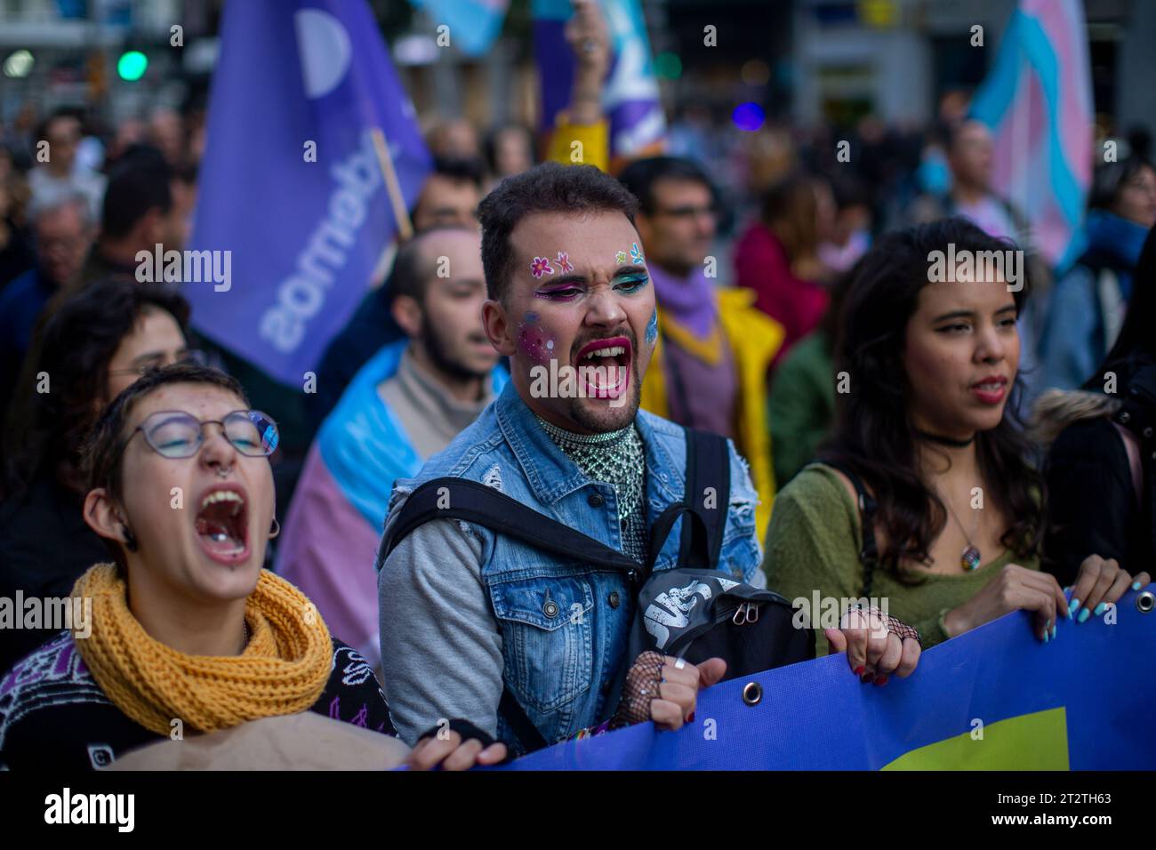 Madrid, Madrid, Spain. 21st Oct, 2023. Hundreds of people with signs ...