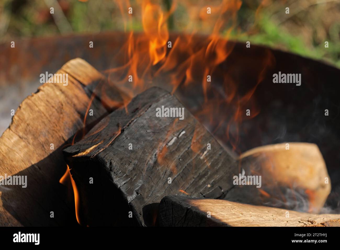 Fire campfire wood fire embers Stock Photo - Alamy