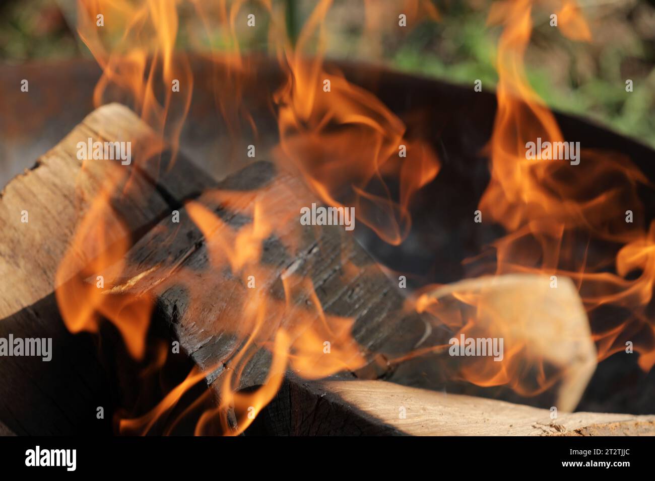 Fire campfire wood fire embers Stock Photo - Alamy