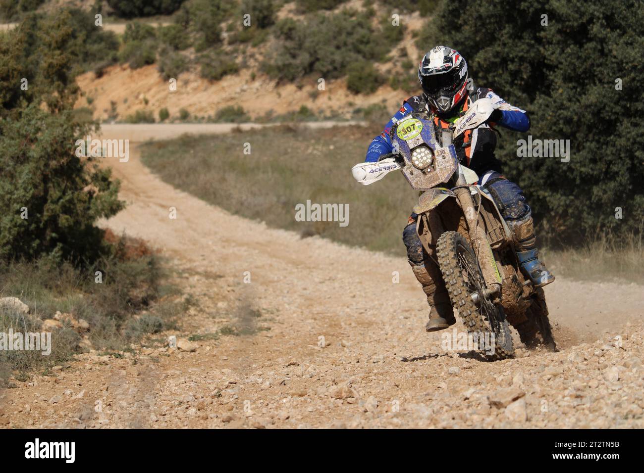 Pista de tierra hi-res stock photography and images - Alamy