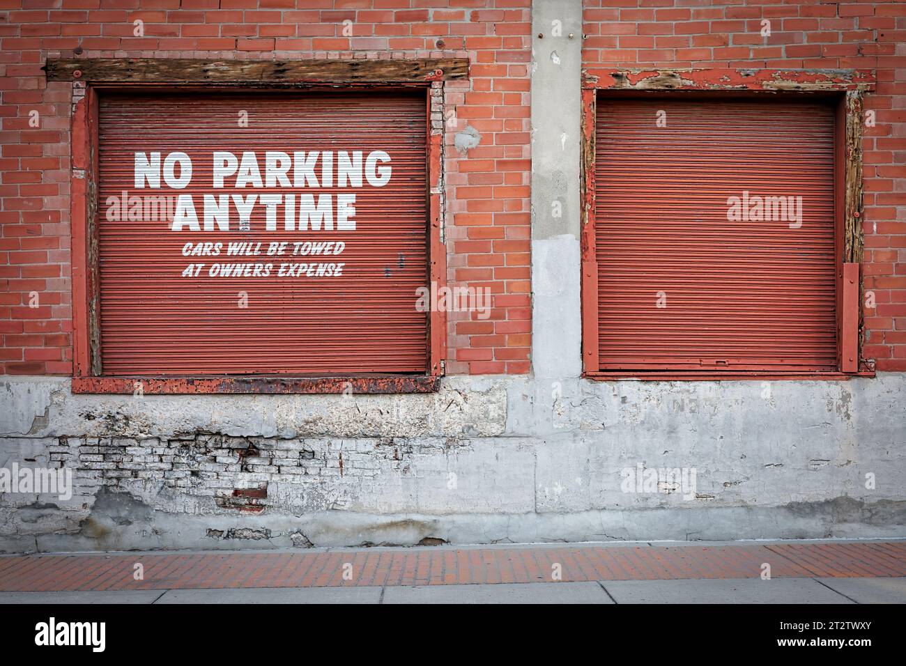 Warehouse exterior loading dock hi-res stock photography and images - Alamy