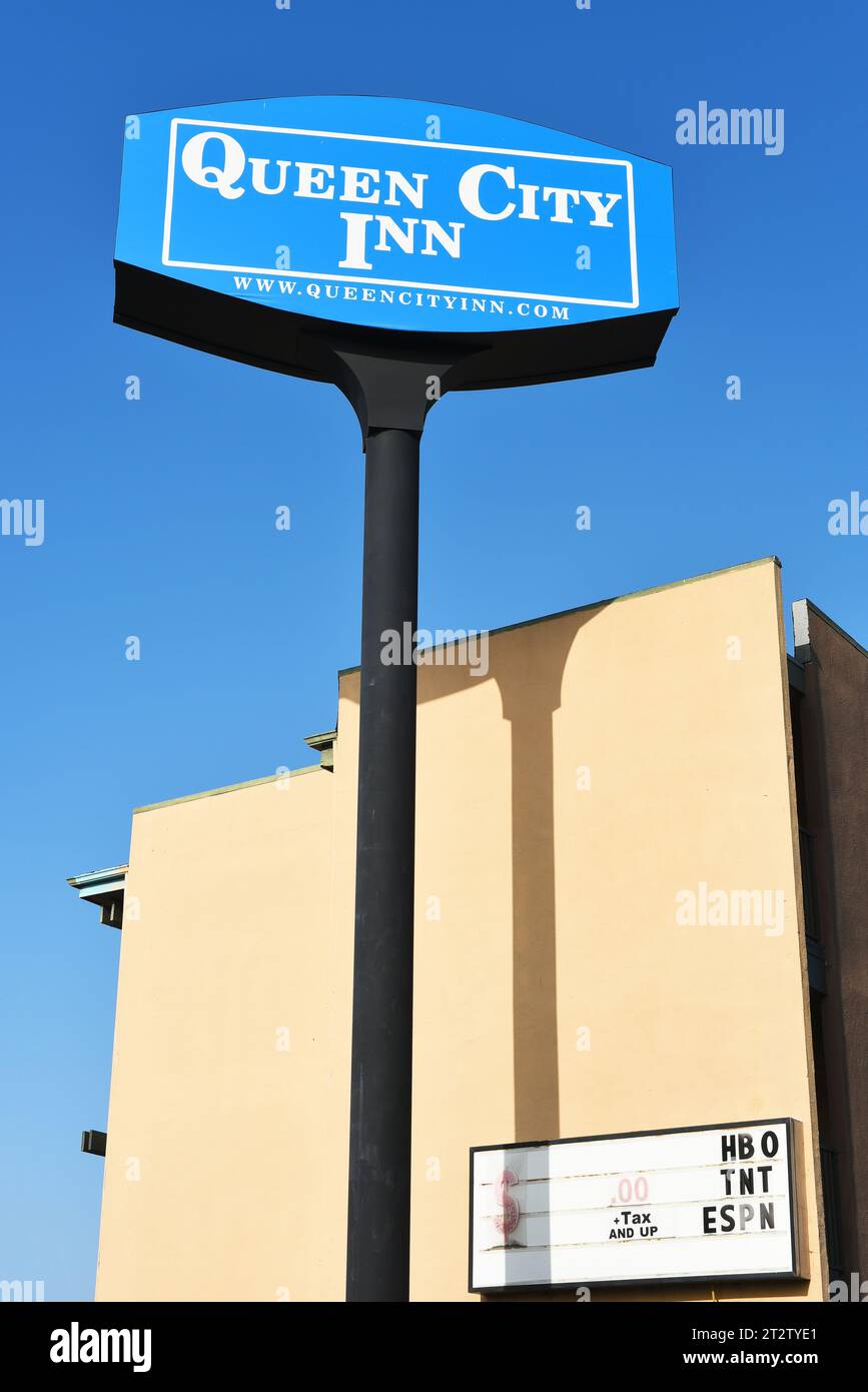 LONG BEACH, CALIFORNIA - 18 OCT 2023: The Queen City Inn sign on ...