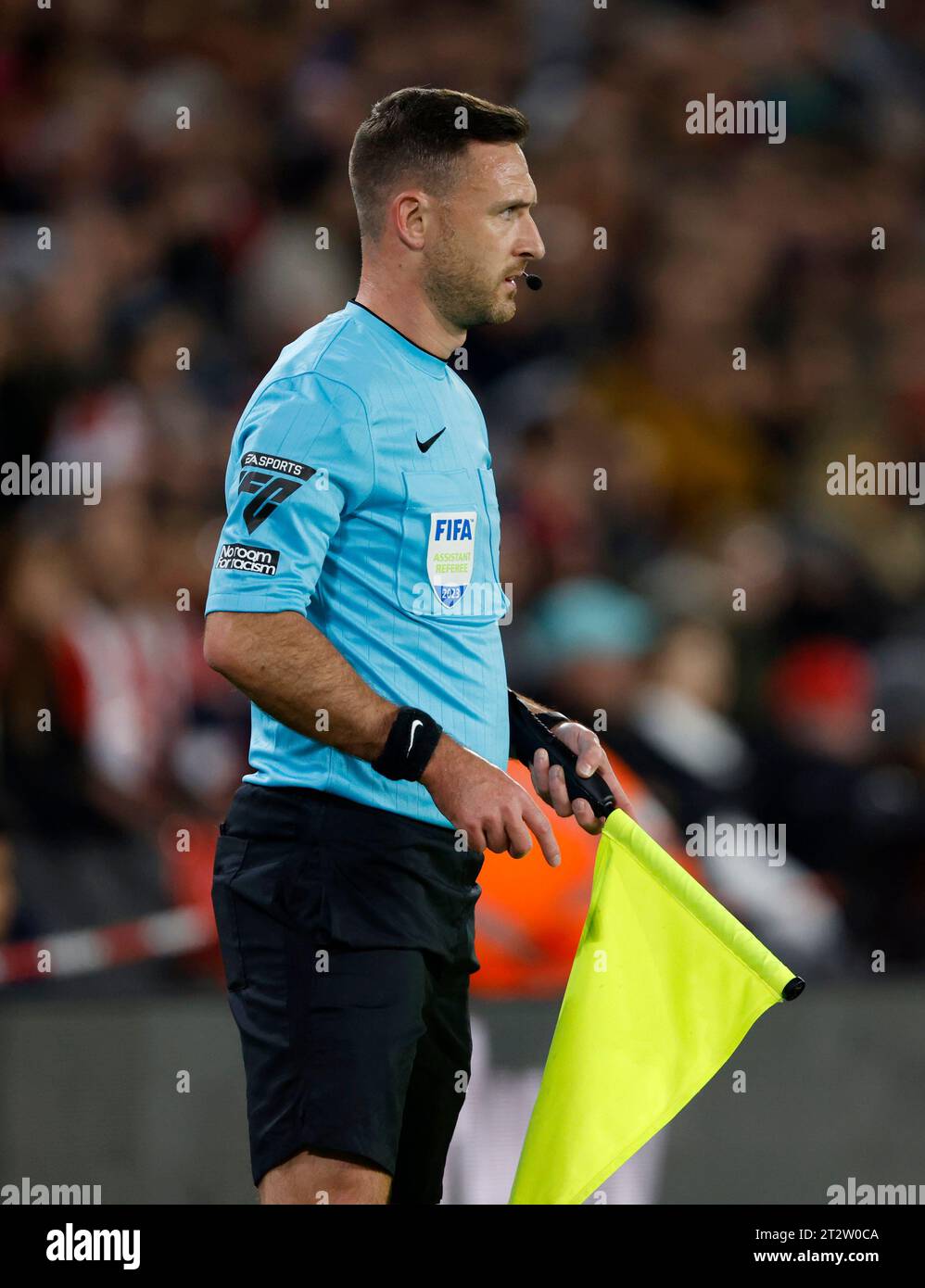 Daniel cook referee hi-res stock photography and images - Alamy