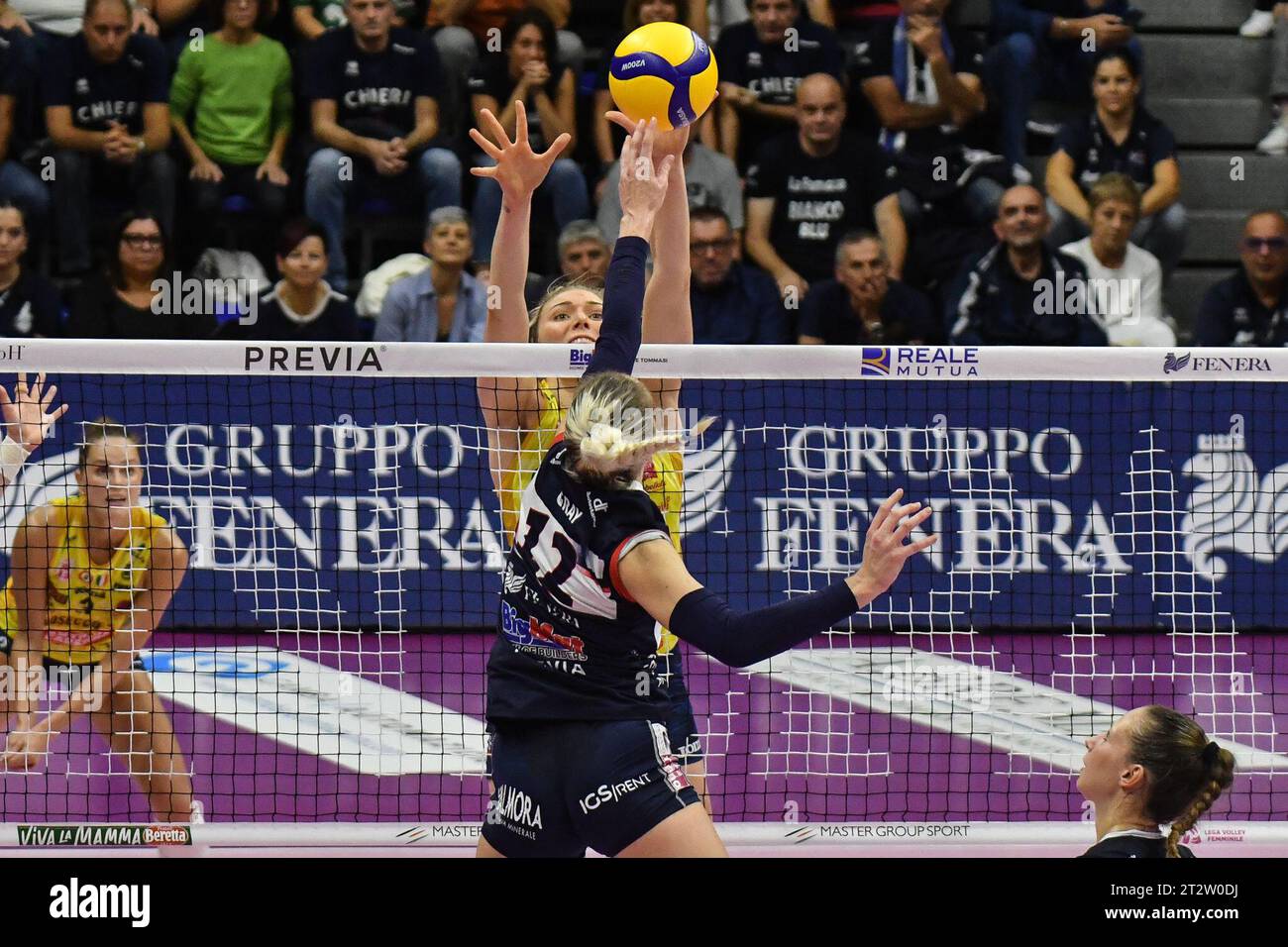 Chieri, Italy. 21st Oct, 2023. attack Gray (Chieri) - Cheri76-Imoco ...