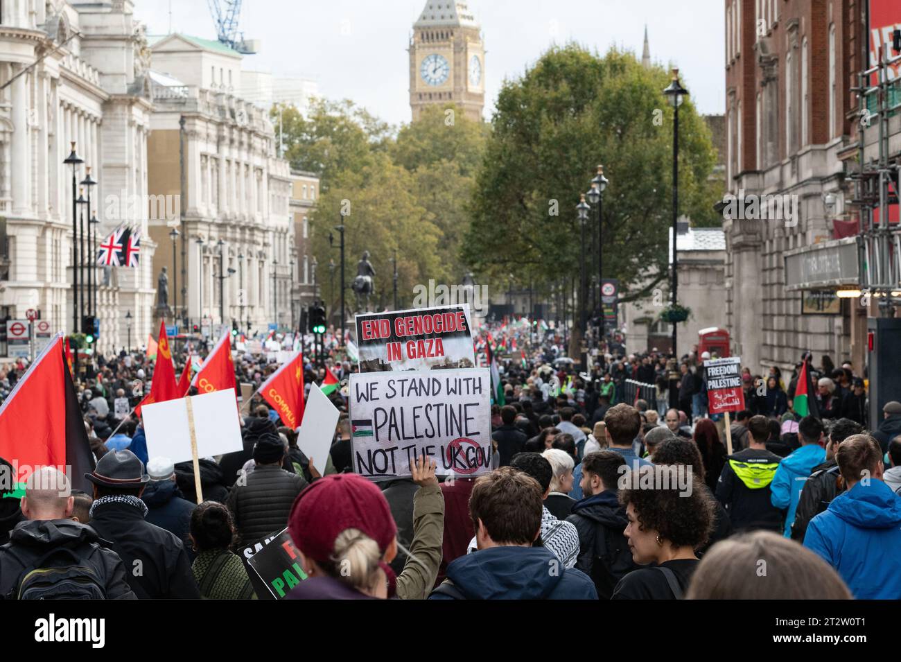 London, UK. 21 October, 2023. Tens of thousands of Palestine supporters ...