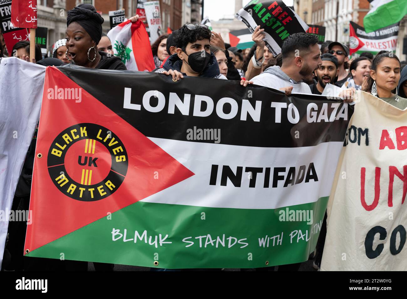 London, UK. 21 October, 2023. Tens of thousands of Palestine supporters ...