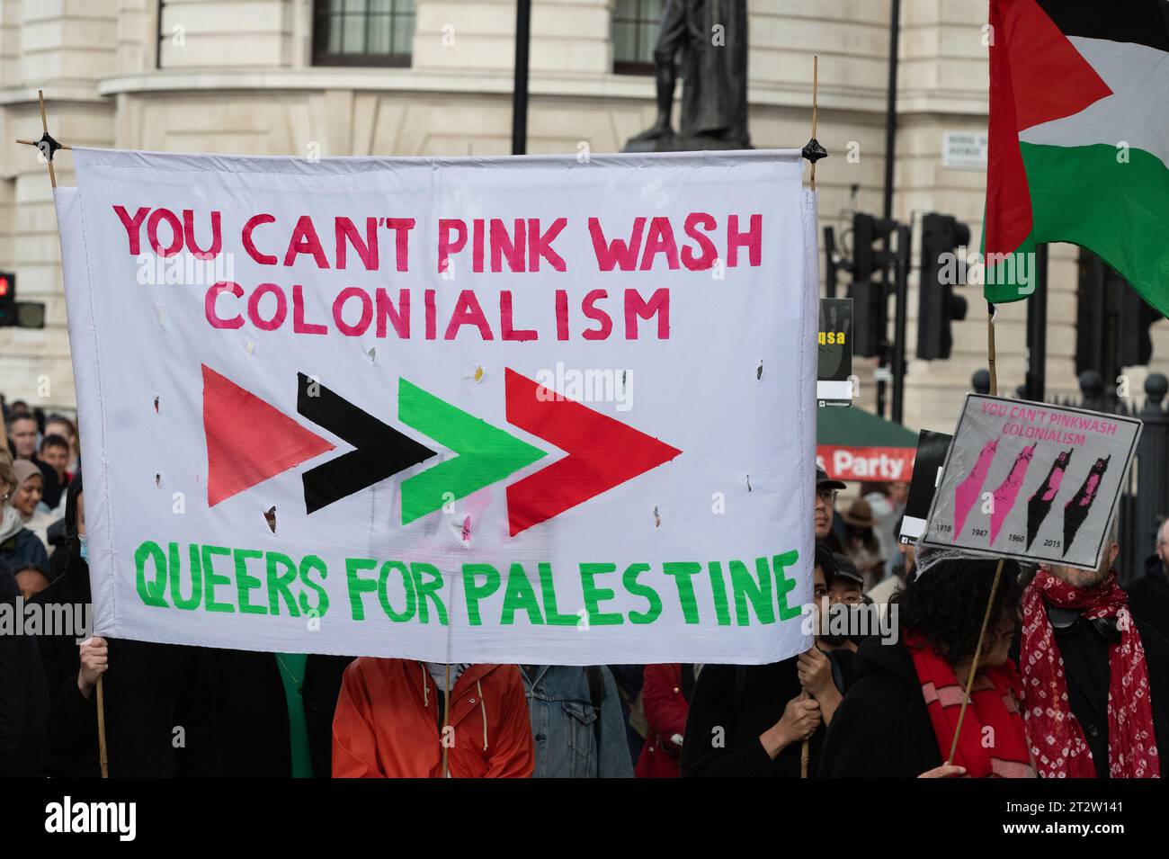 London, UK. 21 October, 2023. Tens of thousands of Palestine supporters ...