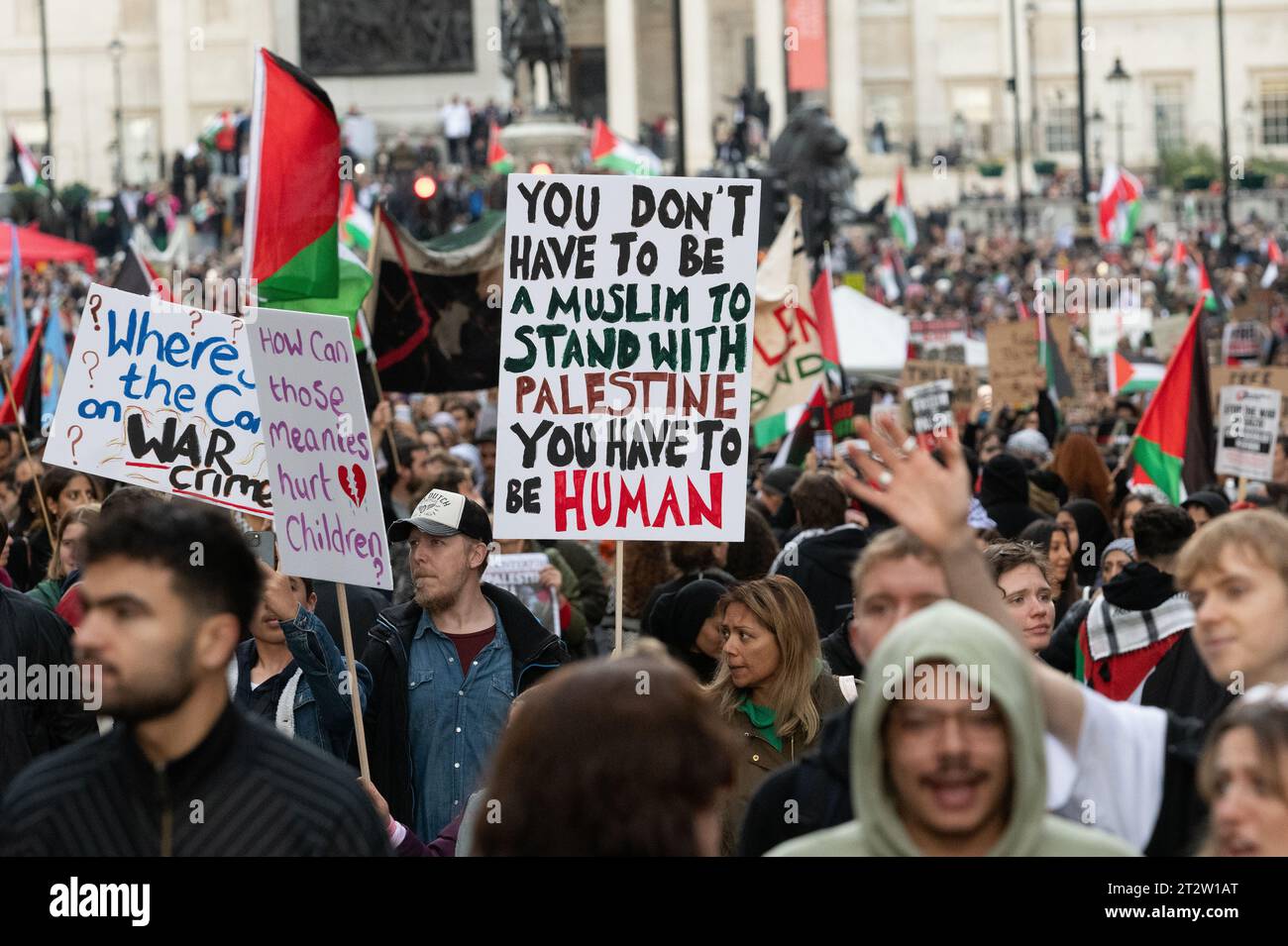 London, UK. 21 October, 2023. Tens of thousands of Palestine supporters ...