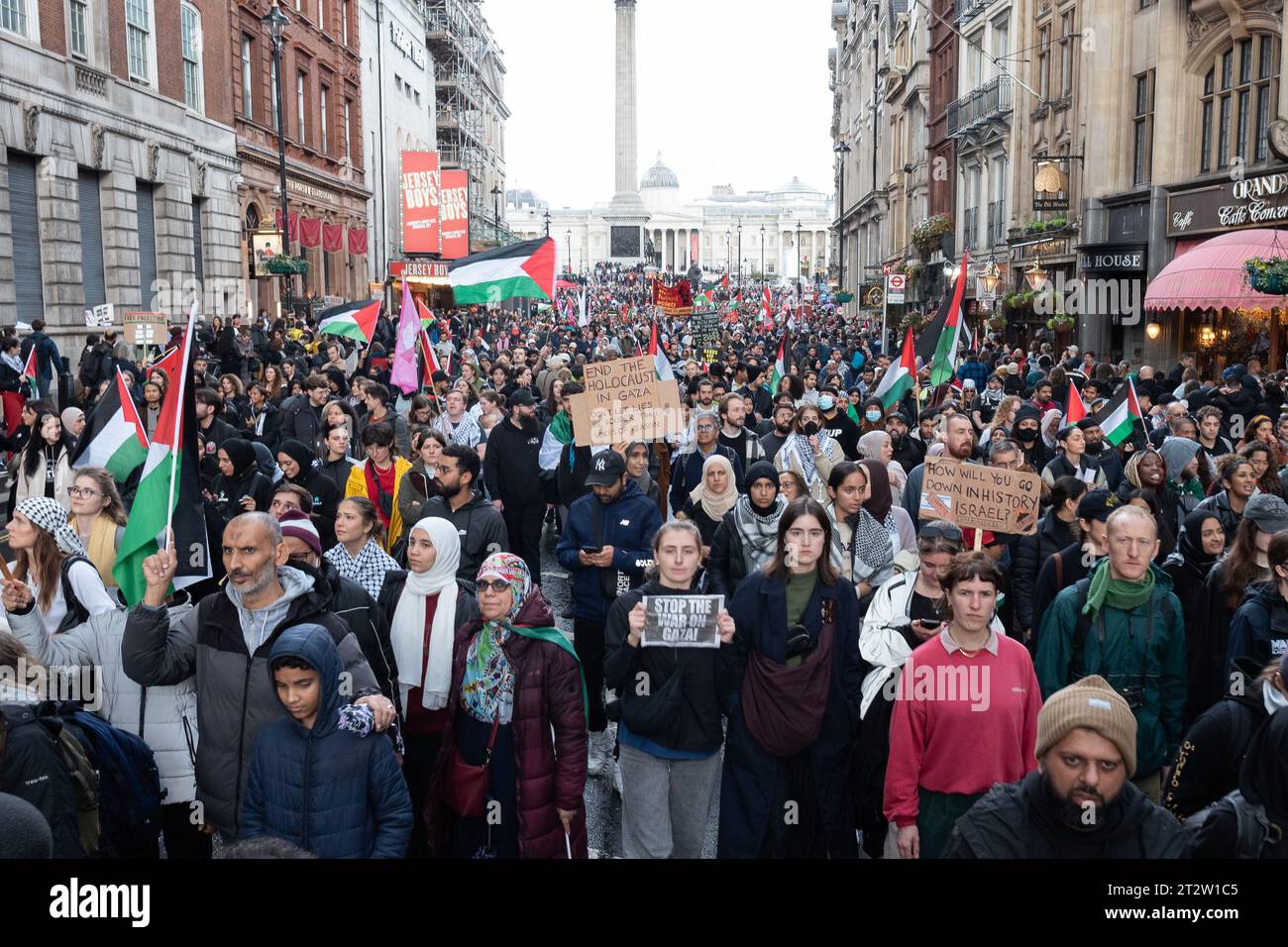 London, UK. 21 October, 2023. Tens of thousands of Palestine supporters ...