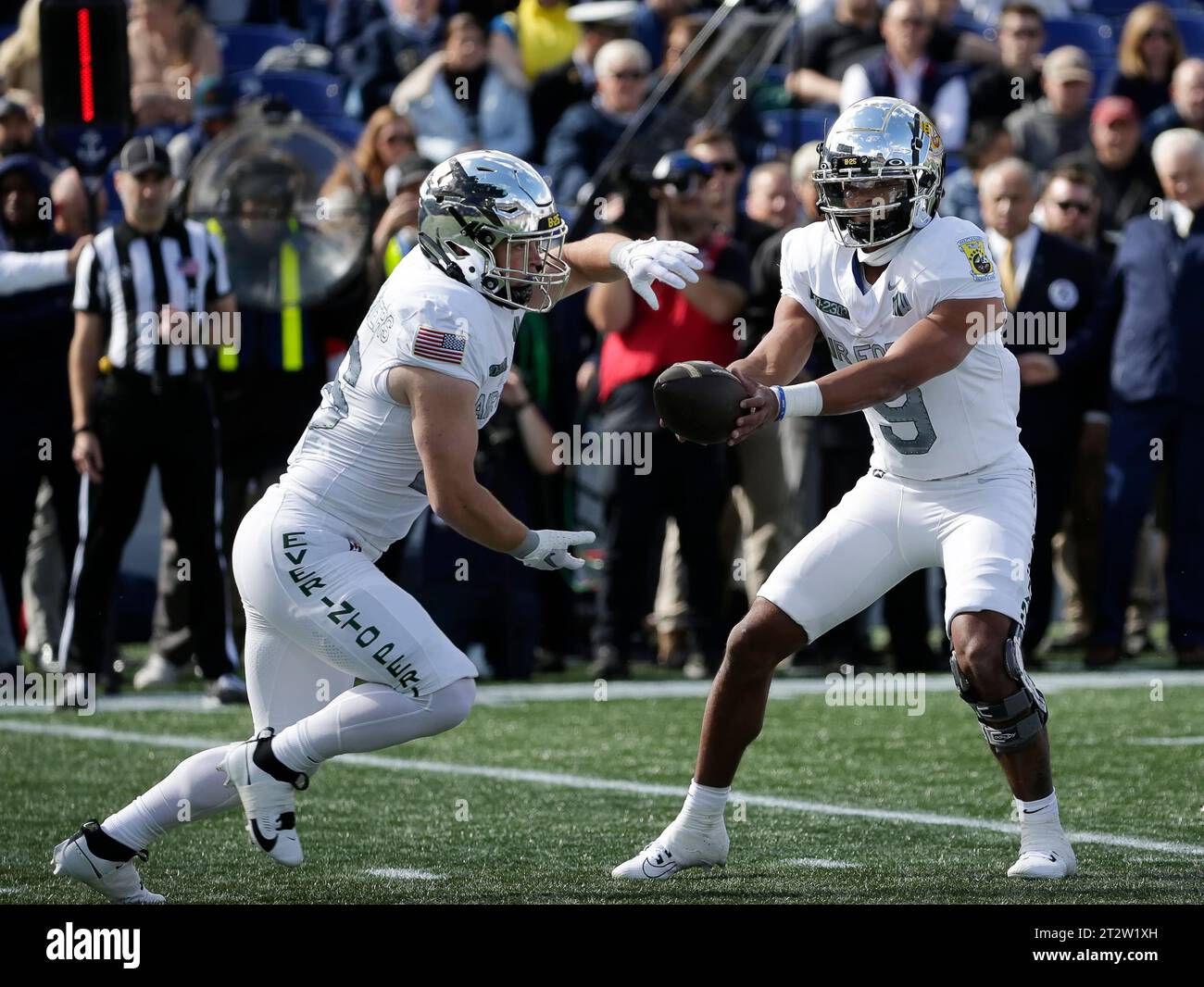 Annapolis, MD, USA. 21st Oct, 2023. Air Force Falcons QB #9 Zac Larrier ...
