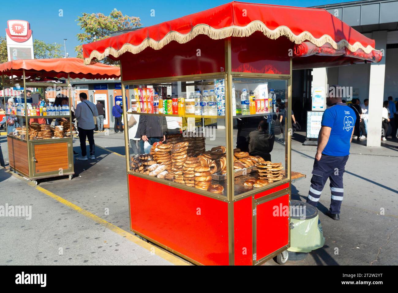 Istanbul, Turkey, th of October 2023, Simit (Bagel) stand in the street ...