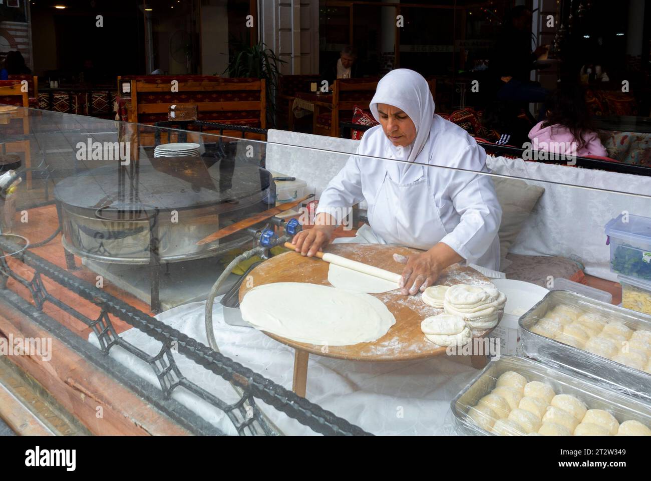 Istanbul, Turkey, A turkish woman preparing gozleme,( Turkish ...
