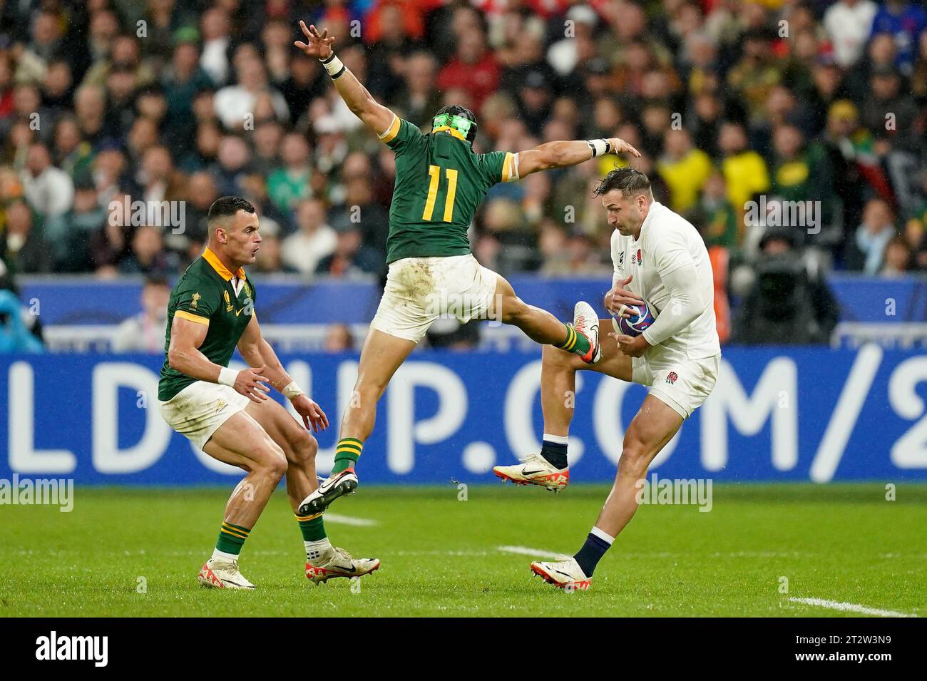 England's Jonny May (right) and South Africa's Cheslin Kolbe battle for ...