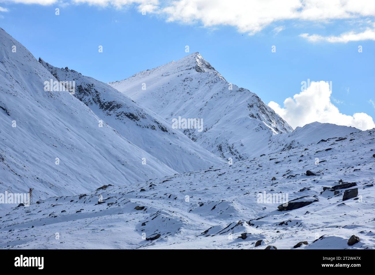 A view of snow covered mountains in Drass, a second coldest place of ...