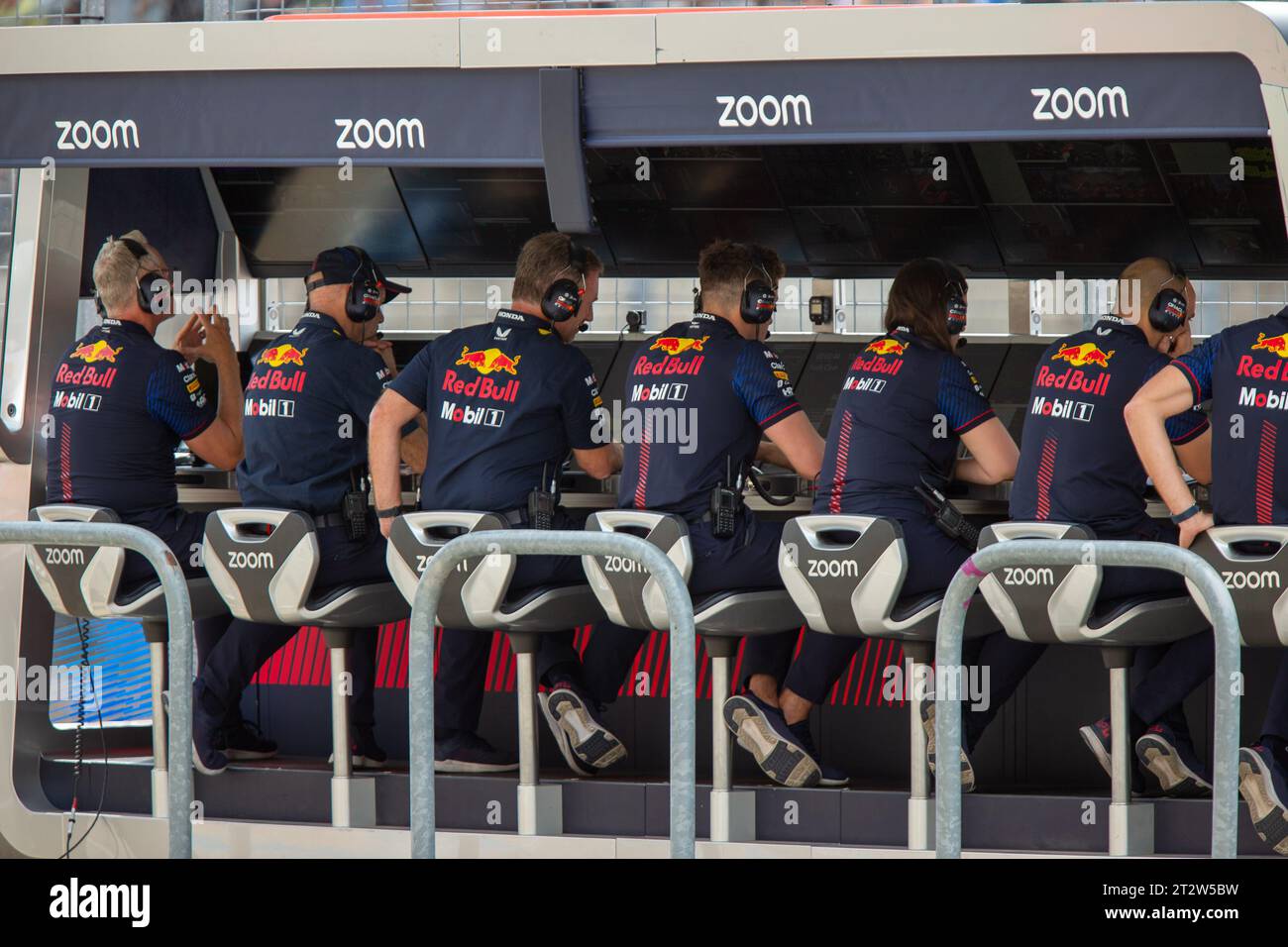 F1 pit wall redbull hi-res stock photography and images - Alamy