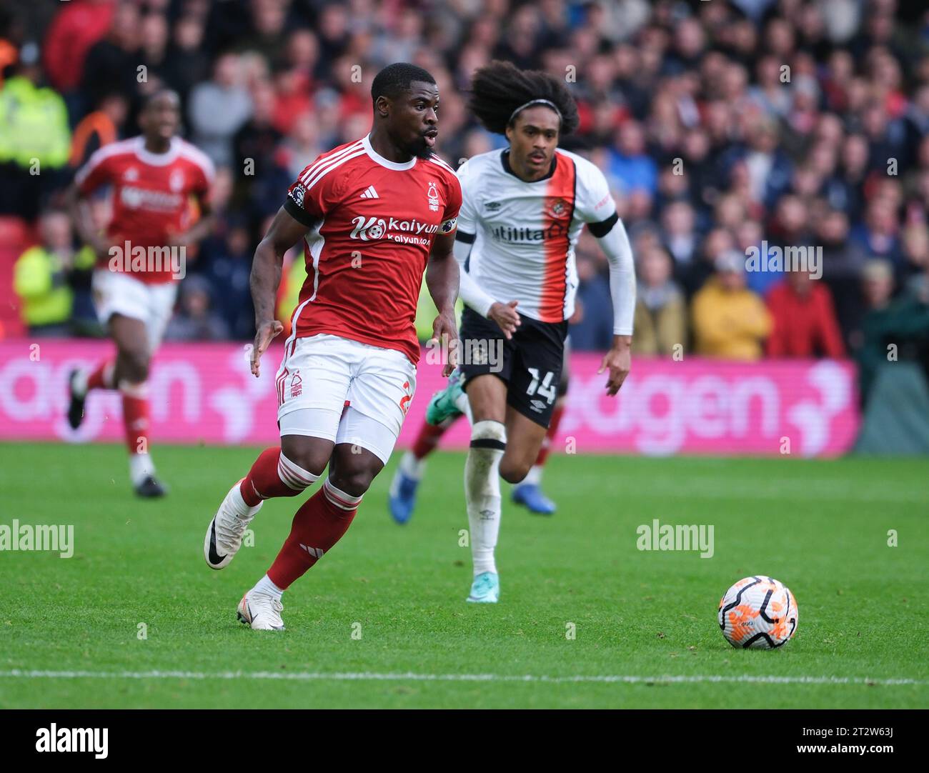 The City Ground, Nottingham, UK. 21st Oct, 2023. Premier League ...
