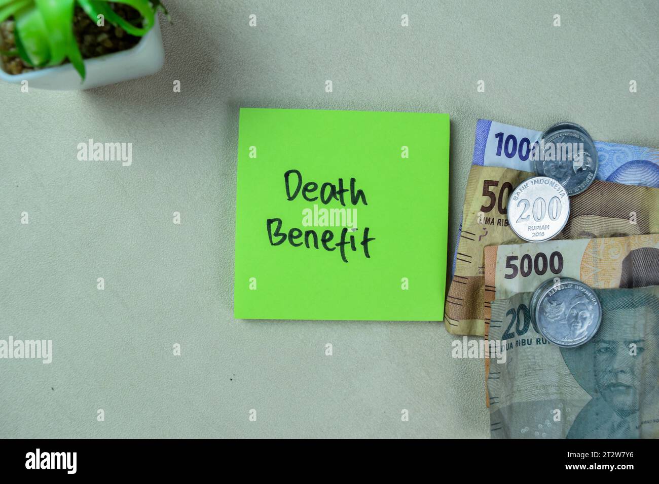 Sticky note sign here form hi-res stock photography and images - Alamy