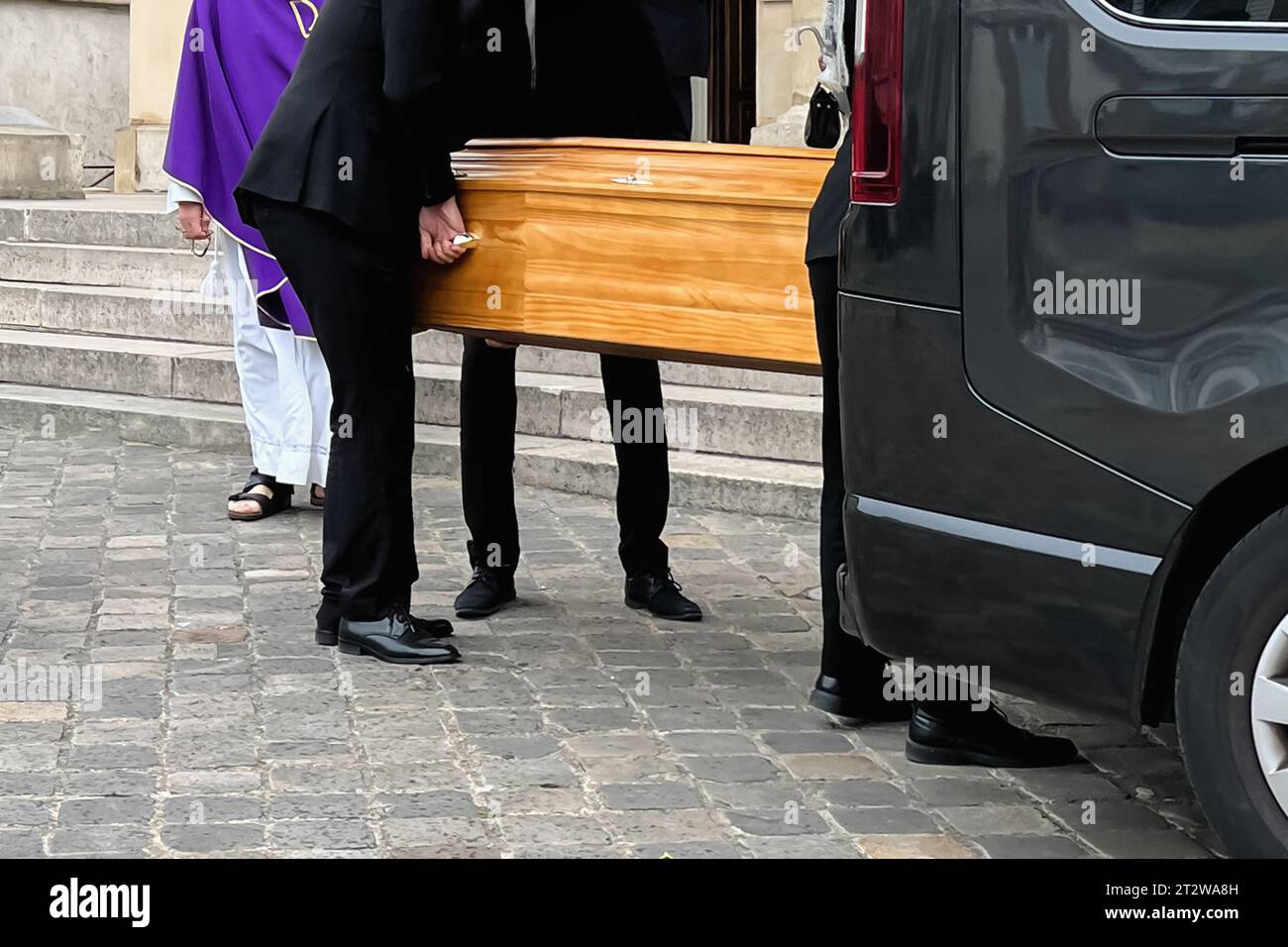 Coffin loading hi-res stock photography and images - Alamy