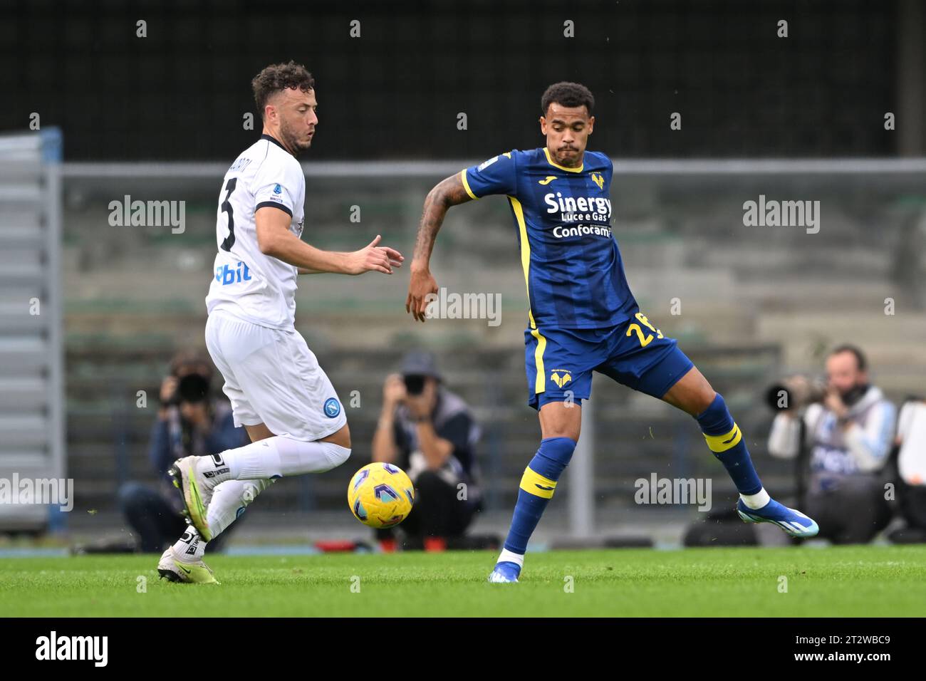 Amir Rrahmani (Napoli)Cyril Ngonge (Hellas Verona) during the Italian ...
