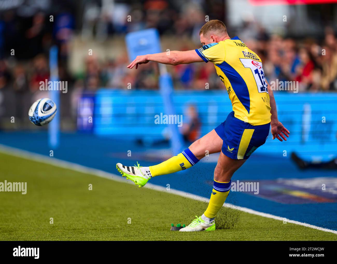 LONDON, UNITED KINGDOM. 21th, Oct 23. Finn Russell of Bath Rugby takes ...