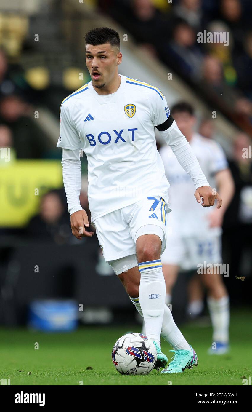 Leeds United's Joel Piroe during the Sky Bet Championship match at ...