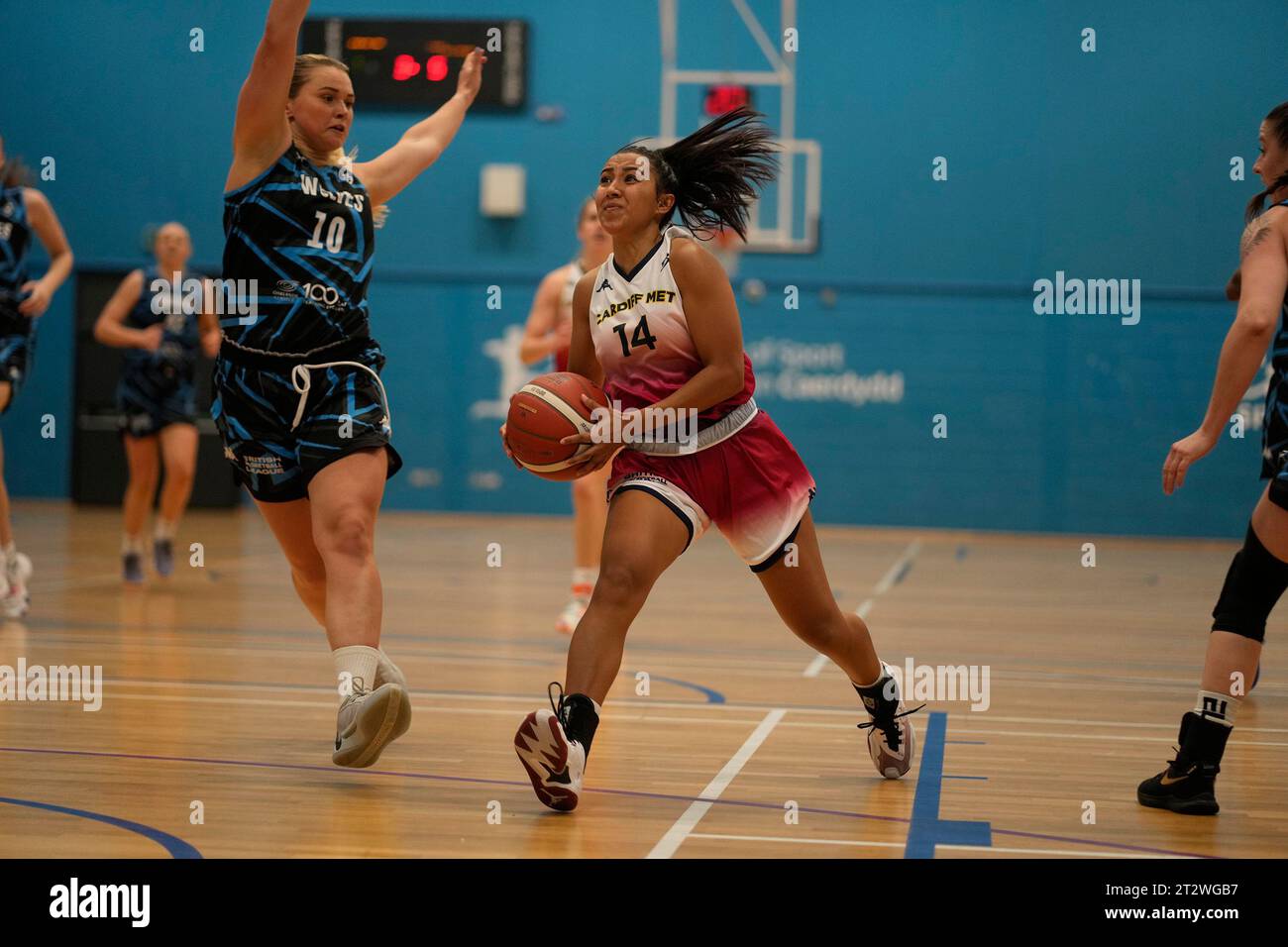 Cardiff,UK, 21 Oct 2023 Beth Sarson (Oaklands) (L) Mandi Kawaha ...
